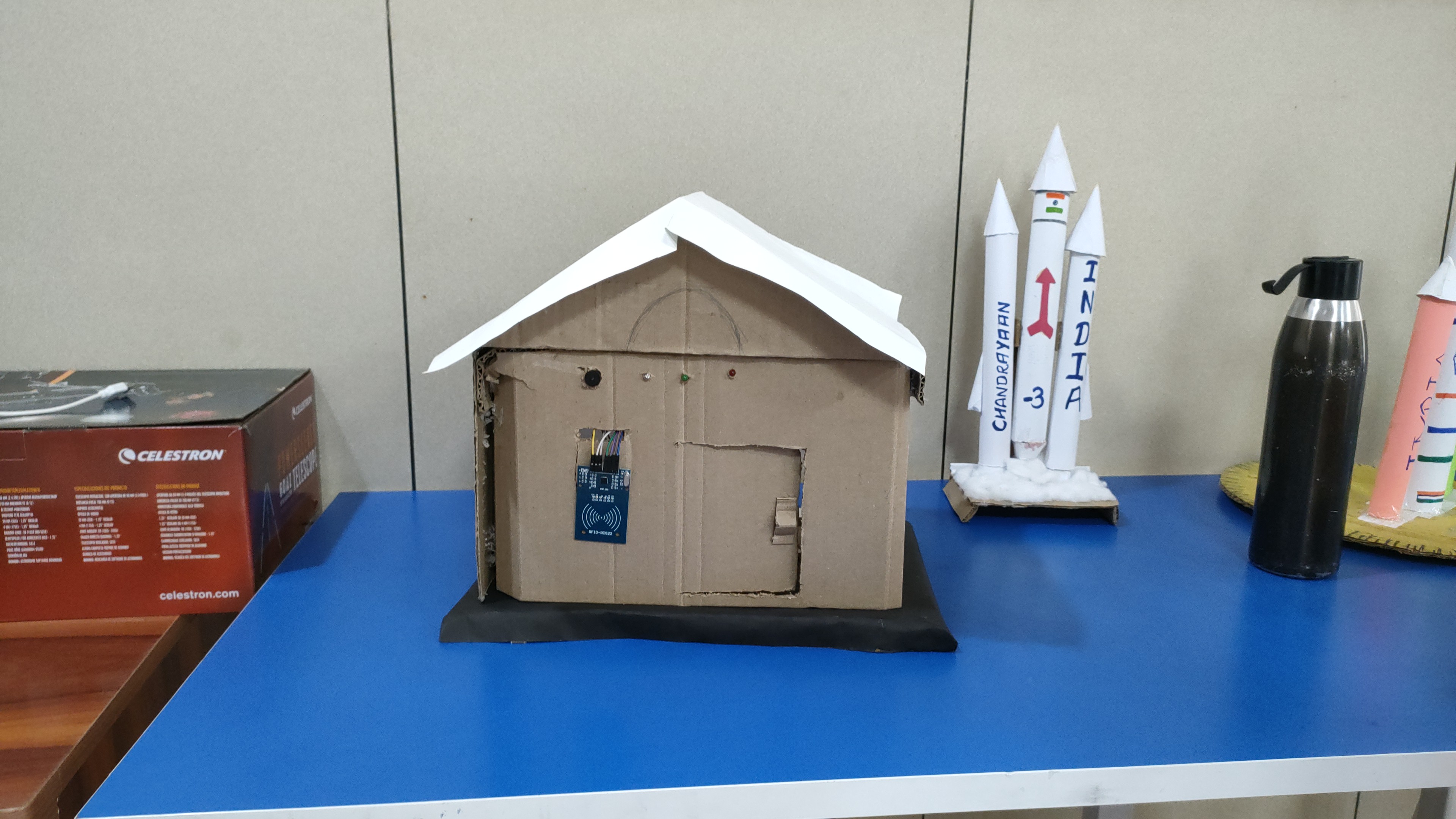RFID door lock sequrity system - Avishkaar Project